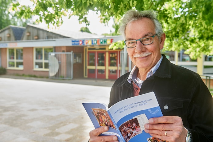 Meneer Maarten zocht 18 oud-leerlingen op en schreef er een boek over ...