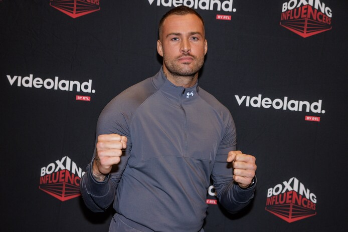 Van roemruchte escapades naar de ring: wie is Dave Roelvink? | Show | bd.nl