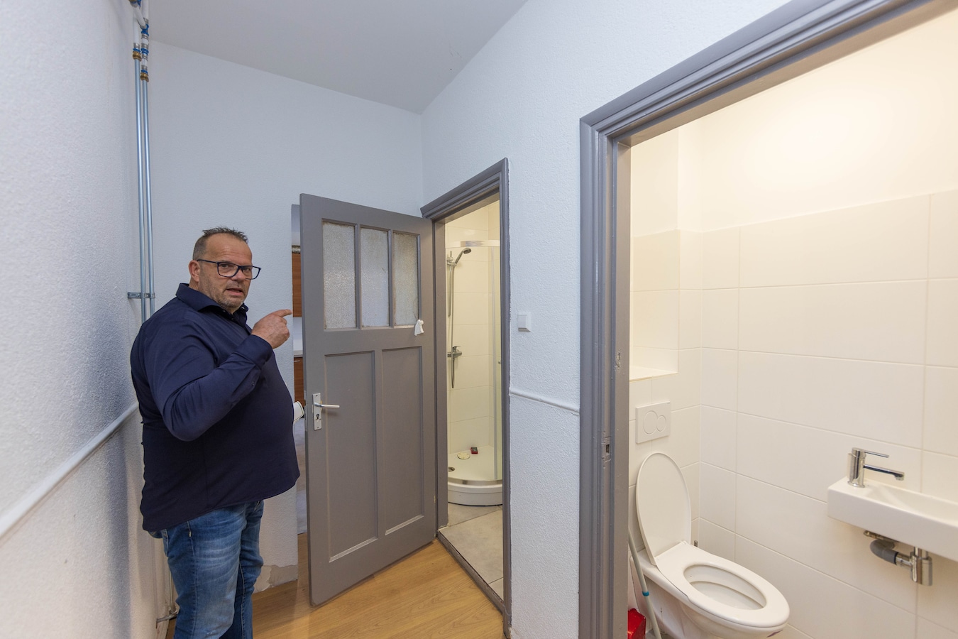 Verhuurder aan arbeidsmigranten toont trots panden, ook al dreigt boete ...
