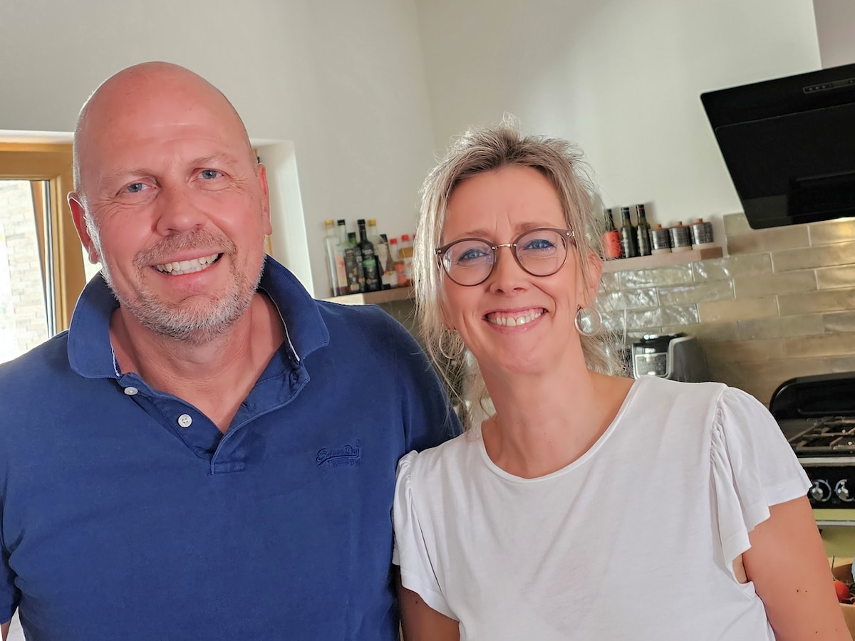 Toen John (55) zei dat hij in Spanje wilde gaan wonen, verklaarde Diana ...