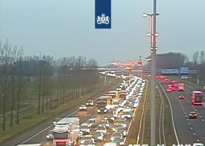 A2 richting Den Bosch weer vrij na avond vol file door ongeval bij Waardenburg | West Betuwe | bd.nl