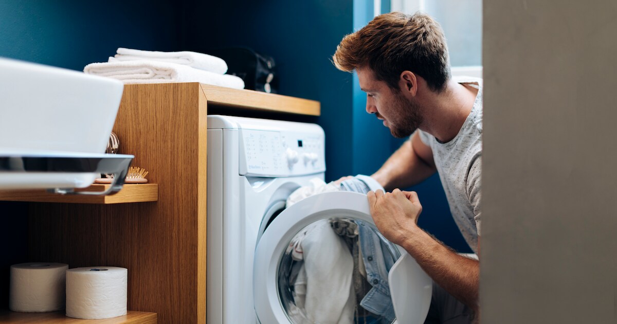 Altijd een uitpuilende wasmand? Deze grote wasmachine wast alles het ...