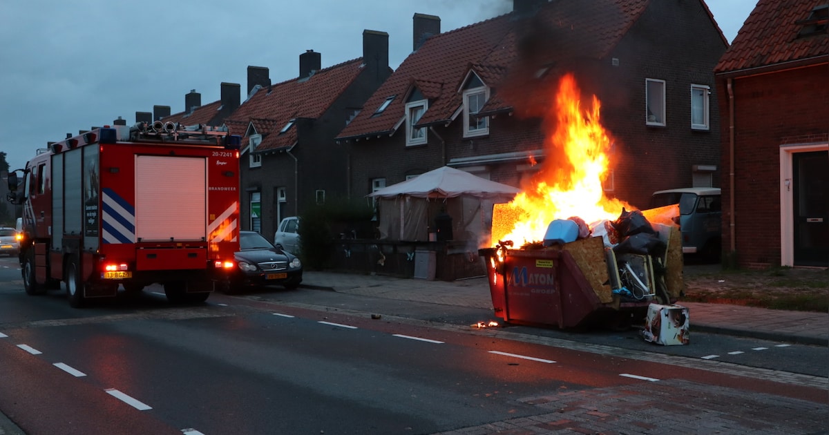 Straat in Kaatsheuvel deels afgezet door brand in vuilcontainer | Loon ...