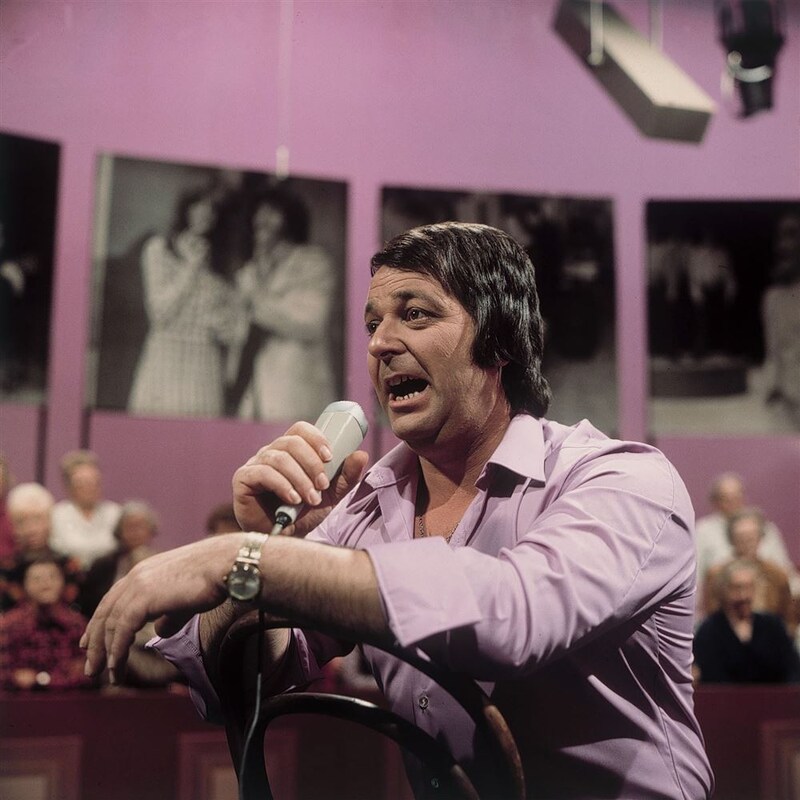 Zanger Jan Boezeroen (92), bekend van De Fles, overleden | Show | BD.nl