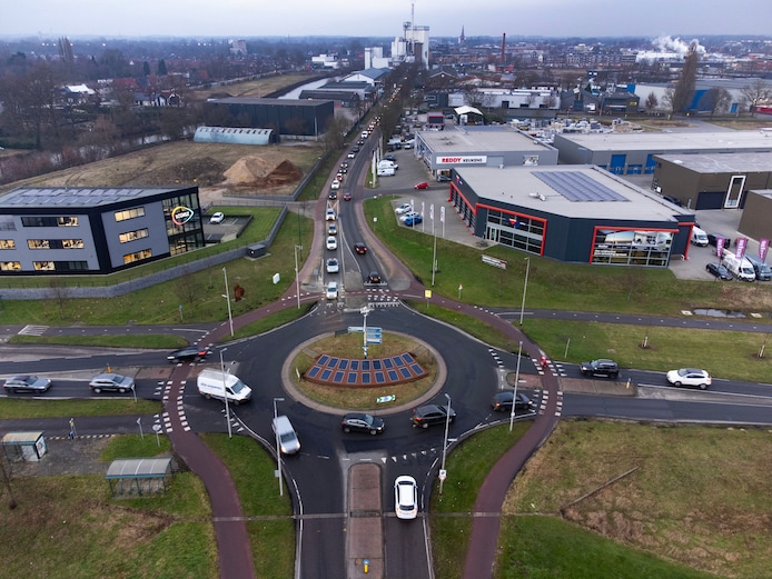 Rotondes soms té druk: kruispunt met verkeerslichten volgens deskundigen toch de beste oplossing ...