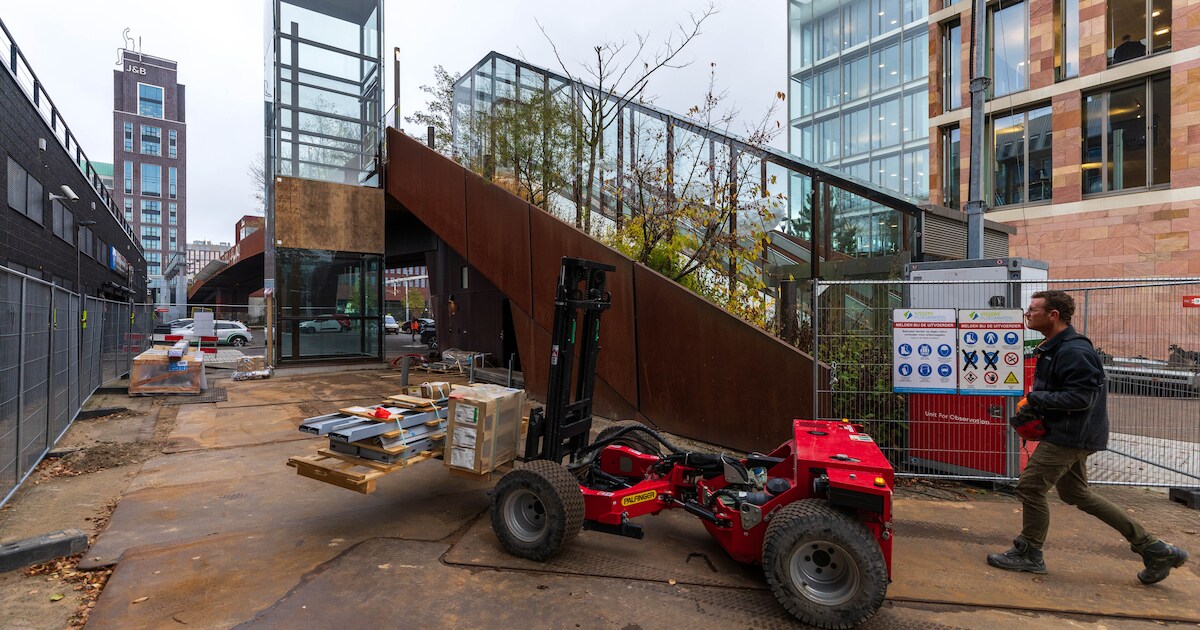 De schachten staan, de putten worden geplaatst: liften Paleisbrug ...