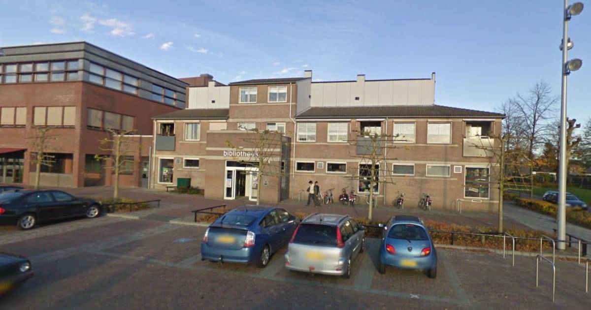 Mieke van den Akker exposeert haar vilten creaties in de bibliotheek in ...