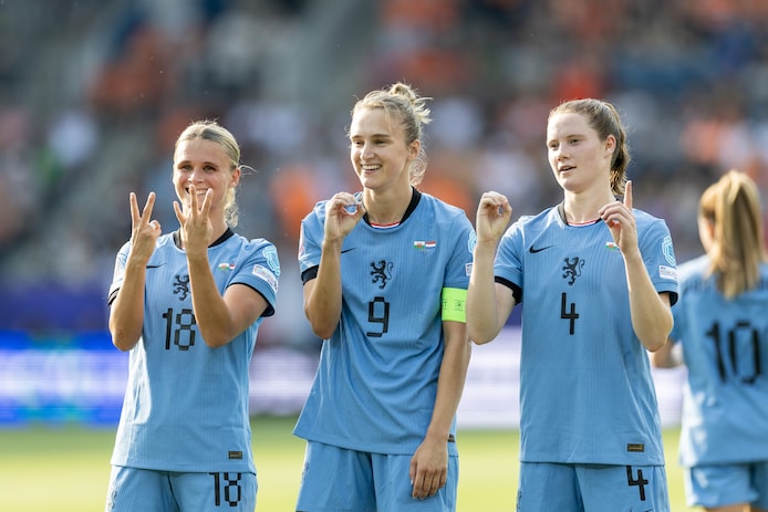 Vivianne Miedema bereikt magische grens van 100 goals in shirt van Oranje | Voetbal | bd.nl