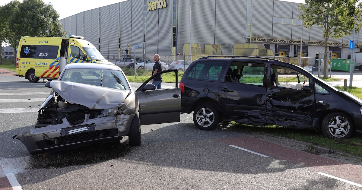 Vier gewonden bij botsing op kruising in Waalwijk | Waalwijk, Heusden e ...