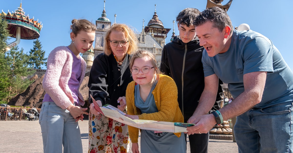 ‘Hallo! We willen vertrekken!’: Pien (11) met Down neemt vriendin mee ...