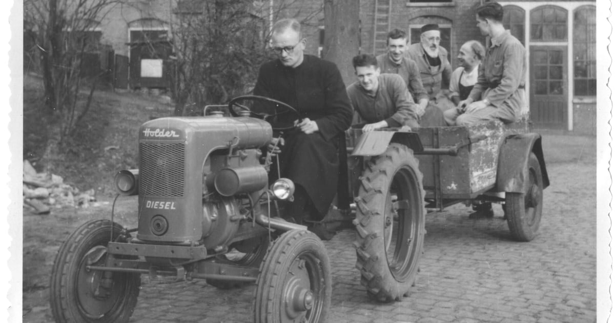 Rooi Harten jubileren met expositie en een boodschap: 'Heb hart voor ...