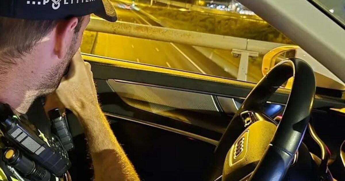 Agenten spotten auto van man met rijverbod, maar bestuurder is iemand ...
