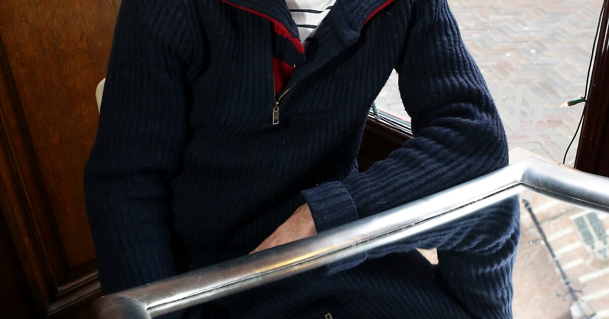 NOS-correspondent stopt na 25 jaar vanwege longziekte | Show | BD.nl