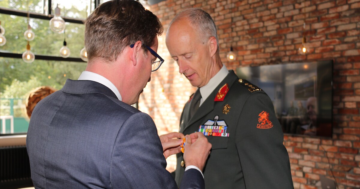 Kees Matthijssen uit Koolwijk benoemd tot Officier in de Orde van ...