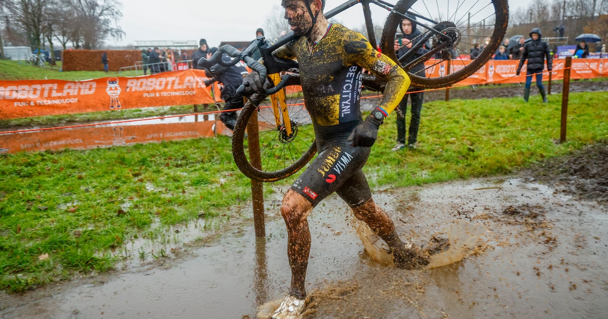 Wout van Aert opgelucht bij terugkeer in het veld: ‘Een winter zonder ...