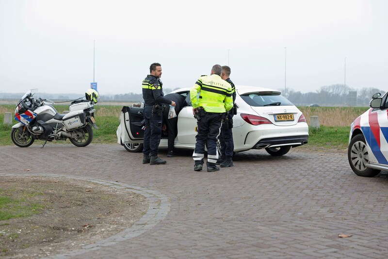 Man (20) slingert door Waalwijk en wordt aangehouden na positieve ...