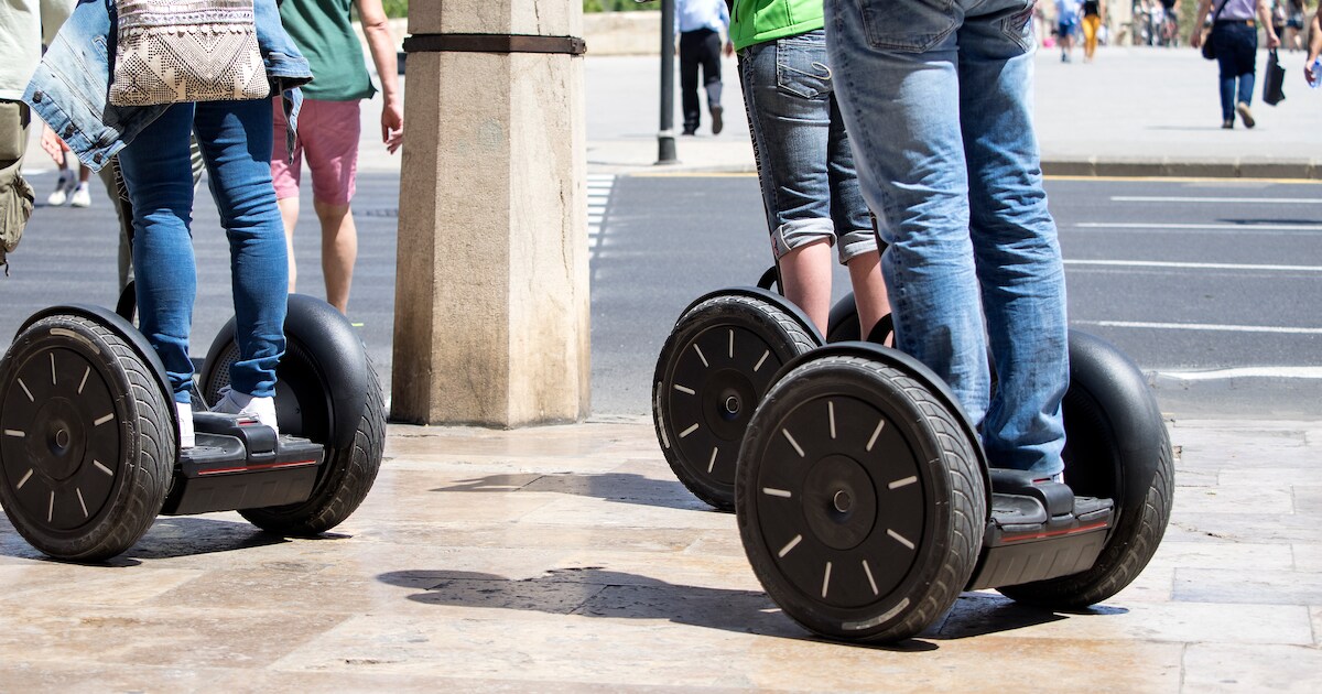 Niet verzekerd voor medische kosten in Amerika: Barry’s rit met segway werd dure les | Geld | BD.nl