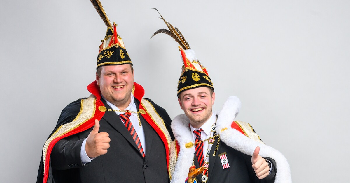 Prins Jurg en adjudant Quint regeren over Macharense Kiepenrijers | Oss ...