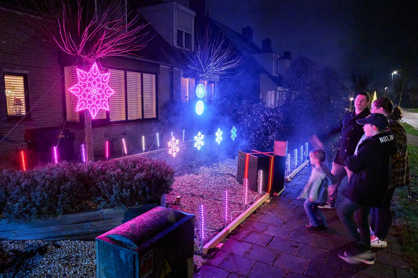 Elk jaar wordt de lichtshow bij het huis van Maarten groter en groter ...