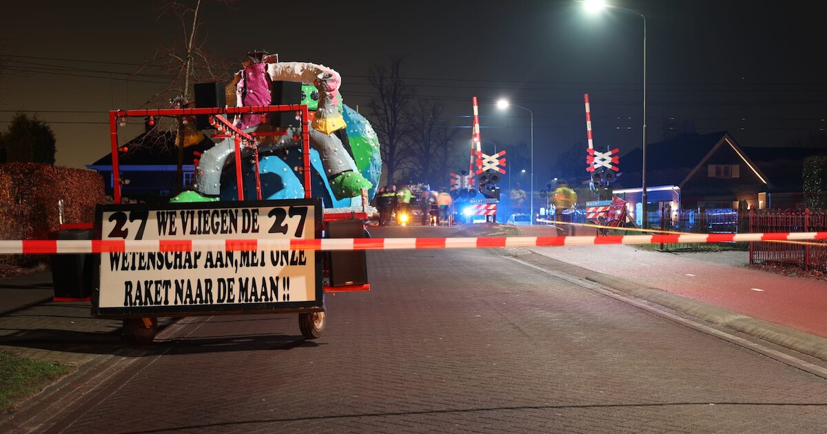 Geen verder onderzoek na botsing trein met carnavalswagen, ProRail moet ...
