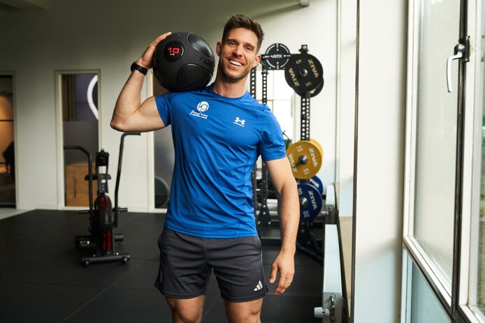 In ‘Muscles & Brains’ laat Kevin niet met zich sollen; als succesvol ...