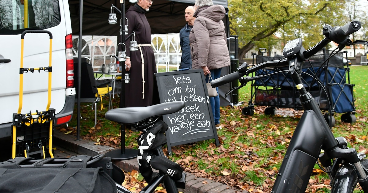 Kapucijn en frater brengen oude traditie tot leven in Hilvarenbeek: ‘We ...