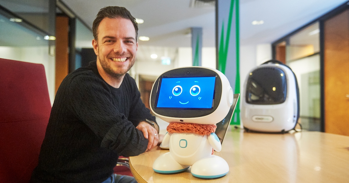 Robot Tonnie moet zorgmedewerkers ontlasten: 'Voor onze cliënten is het ...