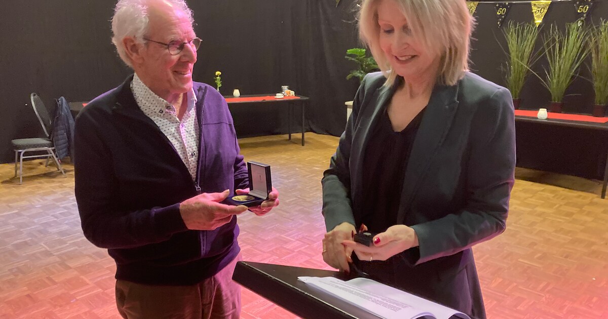 Penning van Verdienste voor Jan Manders uit Venhorst | Boekel | bd.nl