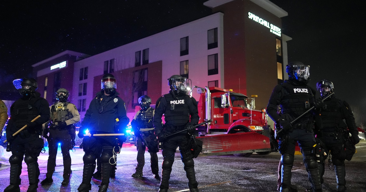 LIVE VS | ICE gaat helpen bij beveiliging Winterspelen, sterren roepen ...