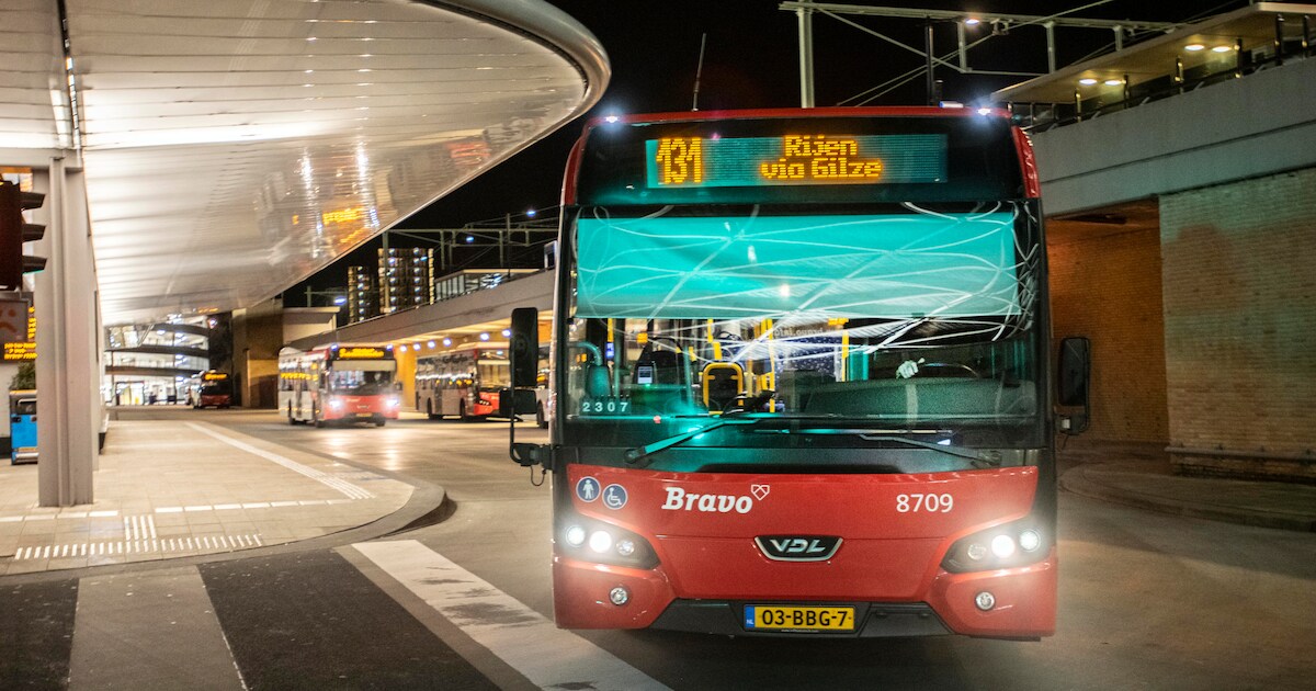 Mening | Provincie moet eerst maar eens zelf de buschauffeurs tot ...