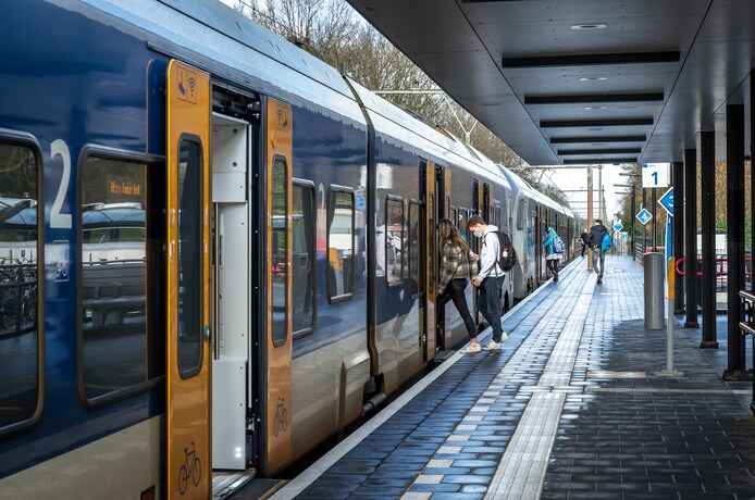 Extra en langere treinen: NS speelt in op drukte tijdens Brabantsedag in Heeze | Eindhoven | bd.nl