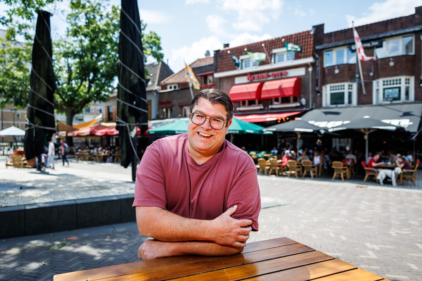 Gesloten pleinen in Tilburg frustreren jongeren, maar ook de horeca ...