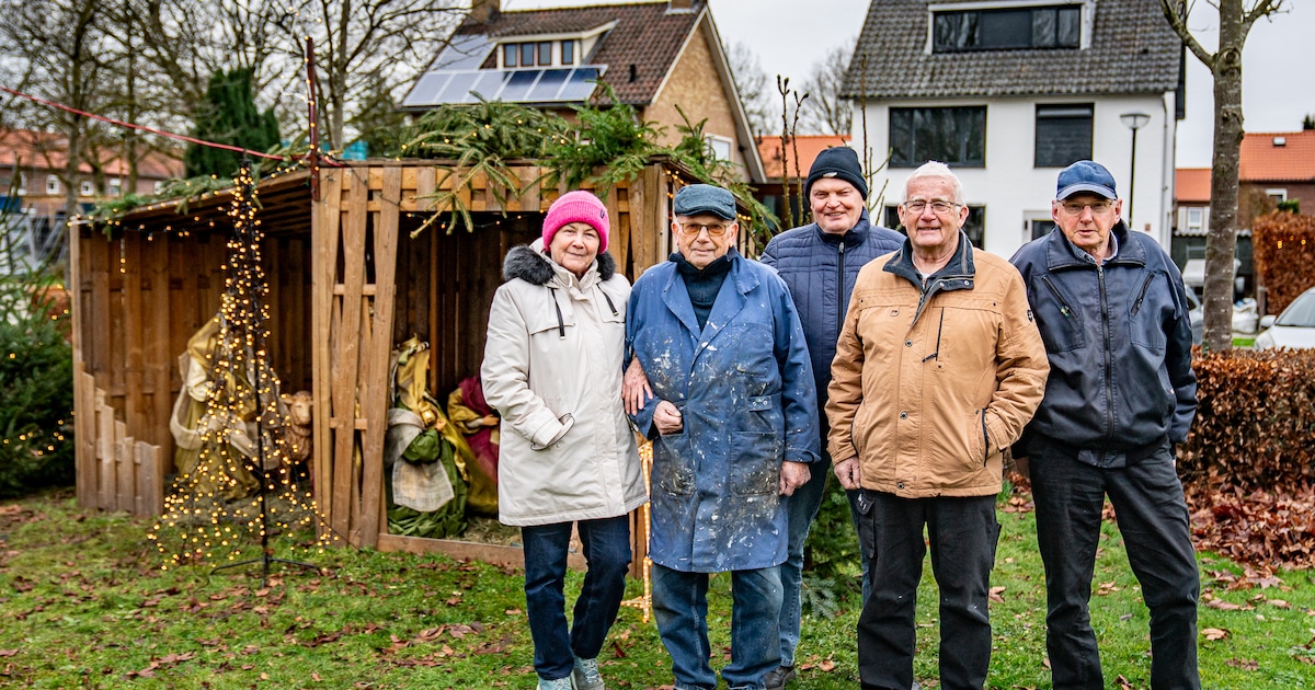 Corrie zou de poppen maken, Rien het stalletje, maar dat heeft hij ...