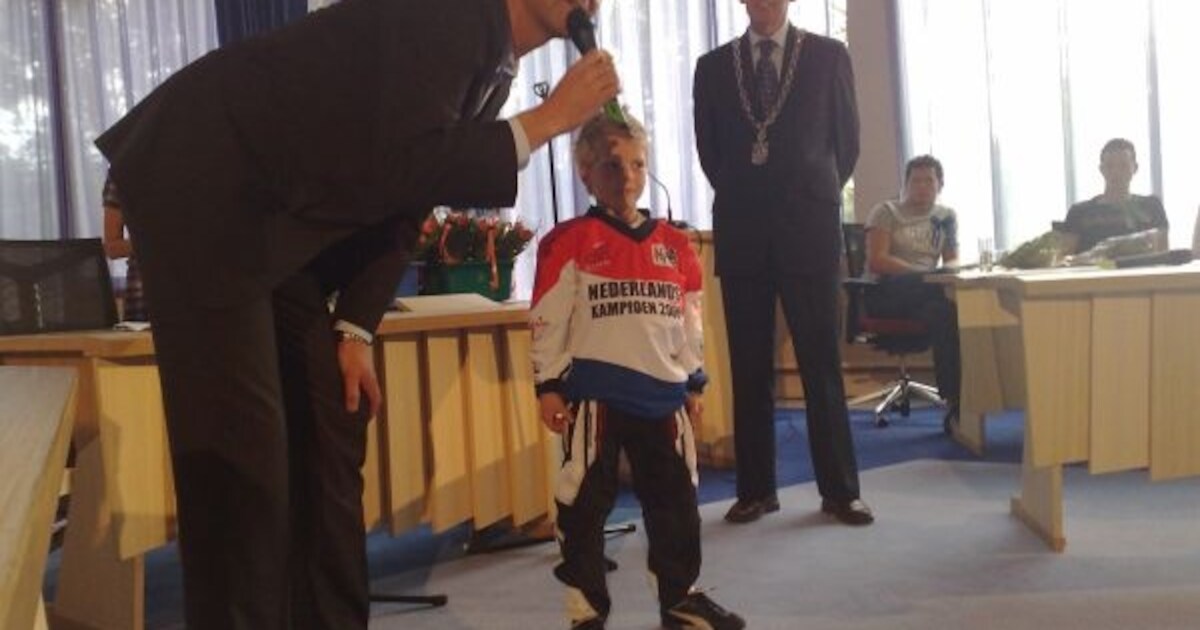 Kampioenen krijgen strikje van verdienste | Den Bosch, Vught | bd.nl