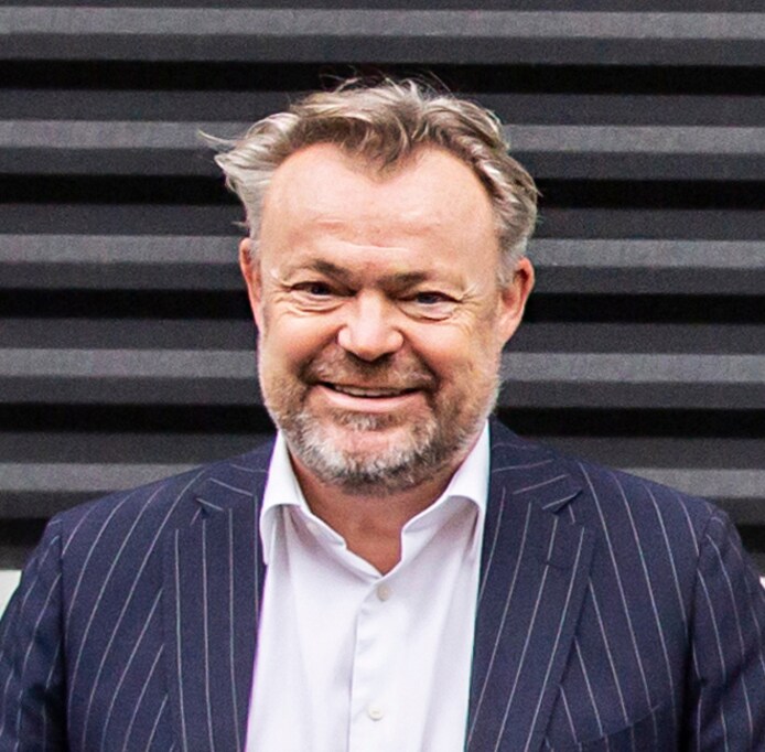 Voormalig omroepbaas Bert Huisjes vindt na vertrek bij WNL nieuwe baan | Show | bd.nl