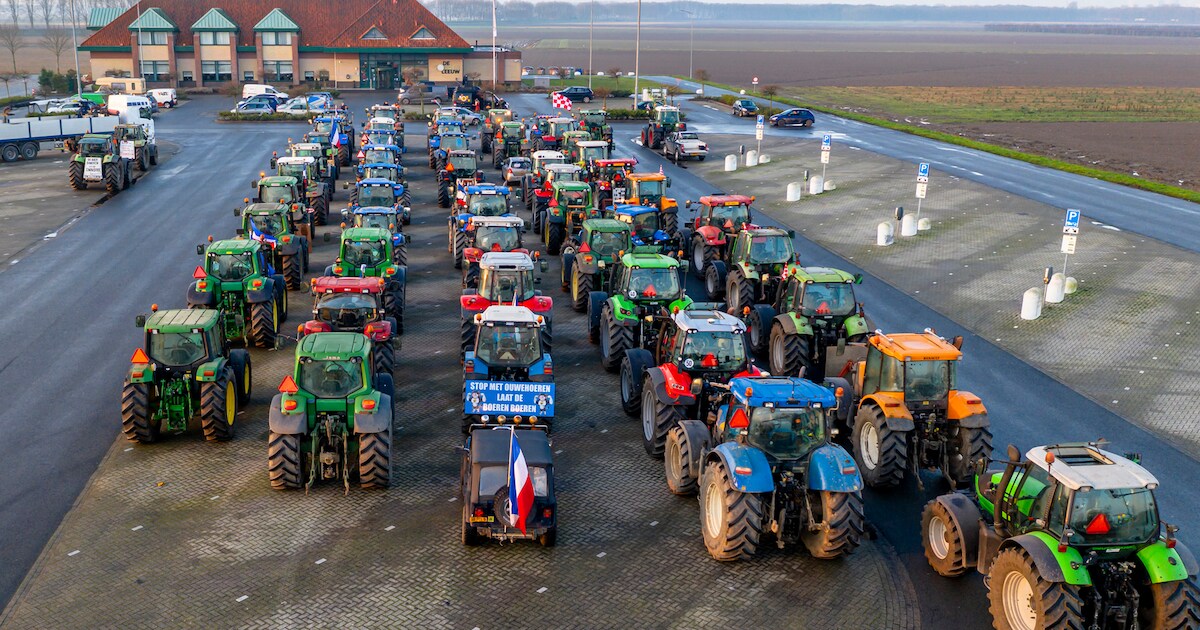Boeren voeren vanaf vrijdag ludieke actie met versierde tractoren tijdens Serious Request | Den ...