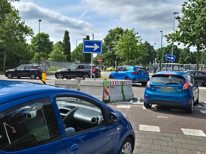Opnieuw chaos rondom de Efteling, tientallen automobilisten negeren ...