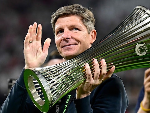Succescoach Crystal Palace na derde prijs: eerst feesten, daarna ...