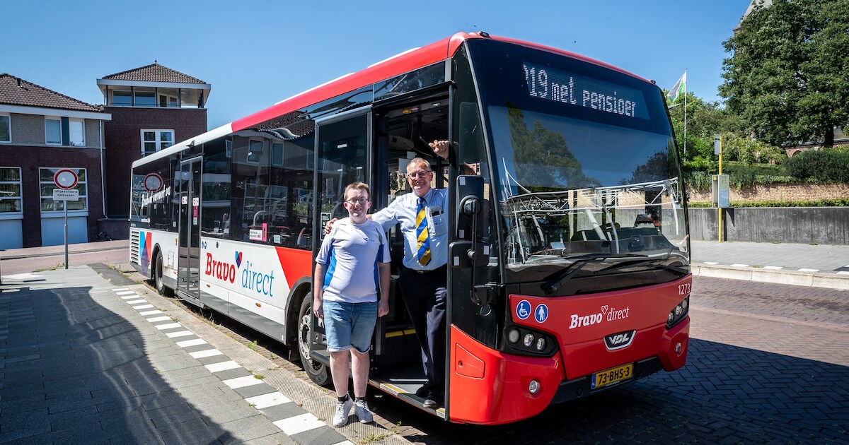 Buschauffeur Ton (66) rijdt na 33 jaar zijn laatste rit in zijn ...