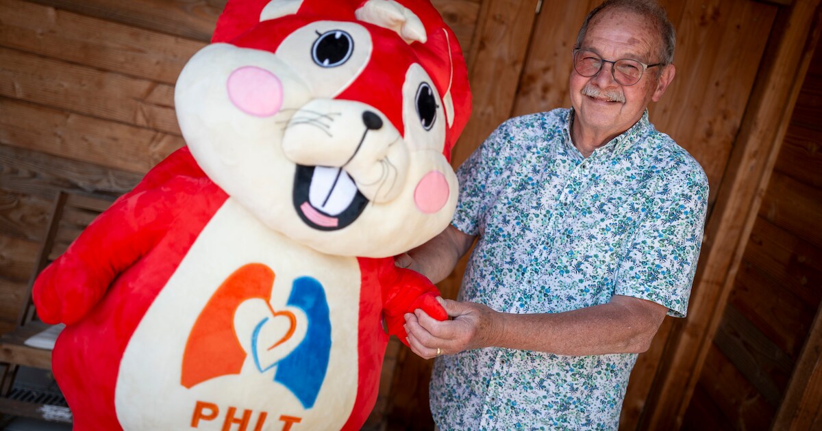 Wim (70) bedacht mascotte als steun voor getransplanteerden: ‘Biedt ...