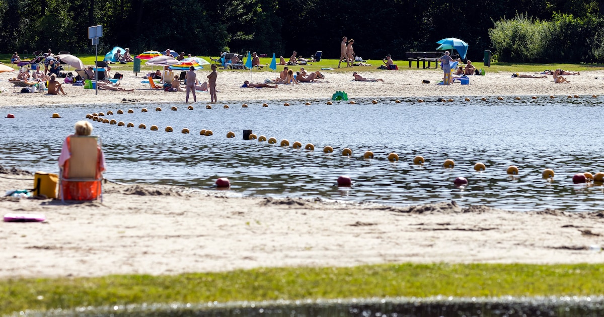 Een bezoekje aan het beste naaktstrand van Nederland waar je niet moet gaan liggen ‘vuilakken ...