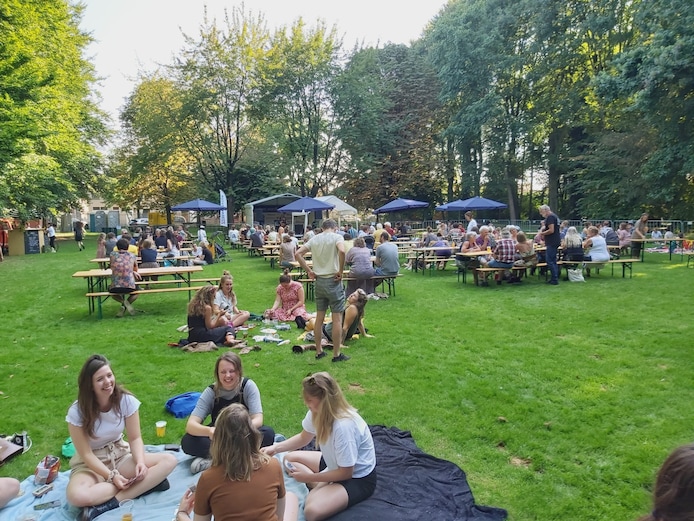 Festival Oude Dijk brengt studenten en buurtbewoners bij elkaar in ...