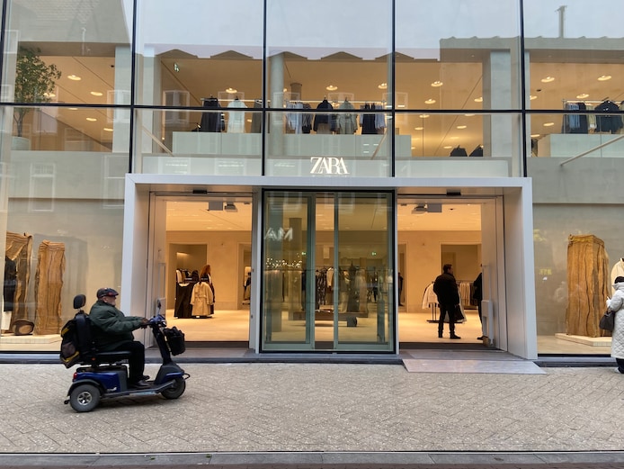 De grootste Zara van Brabant opent de deuren in Eindhoven: kijken en kopen, maar niks vragen ...