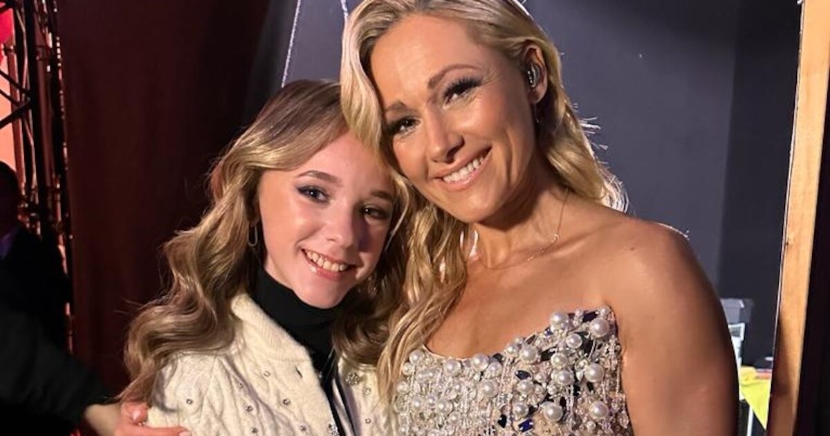 Emma Kok (15) zingt samen met Helene Fischer (39) in Düsseldorf | Show ...