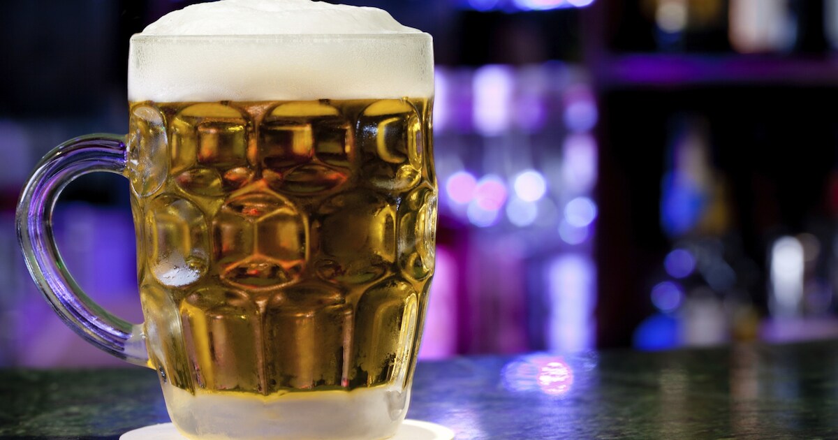 Dit is het verhaal van Henkie, die een krat bier en een halve liter ...