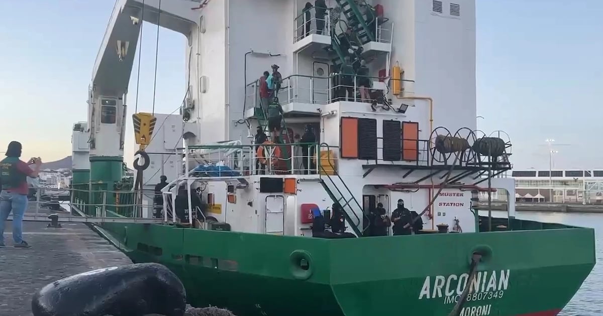 Record van 30 tot 45 ton coke gepakt op schip uit Sierra Leone ...