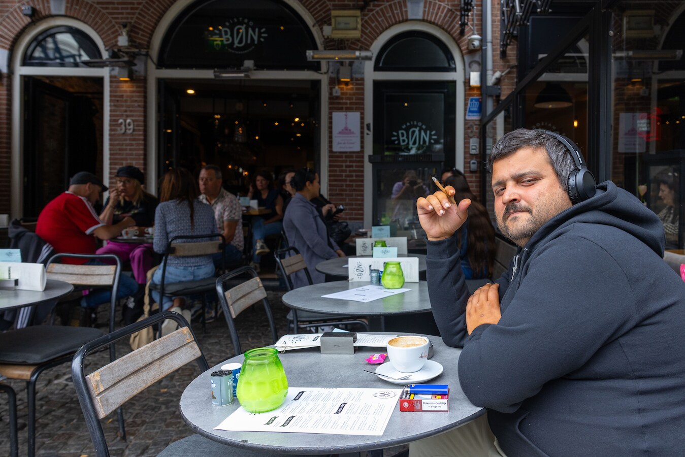 Rookvrij op het terras blijft een uitzondering: ‘Onbegrijpelijk’ | Foto ...