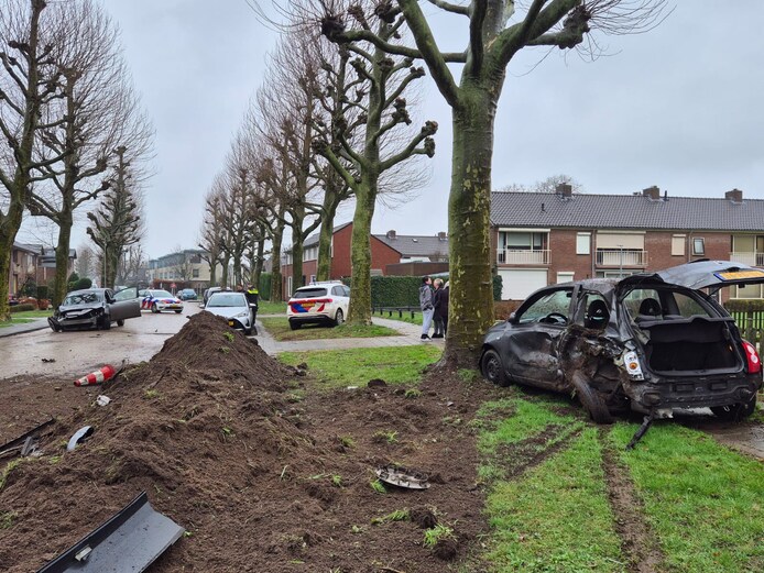 Man (19) uit Reek vlucht voor de politie en richt enorme ravage aan in ...