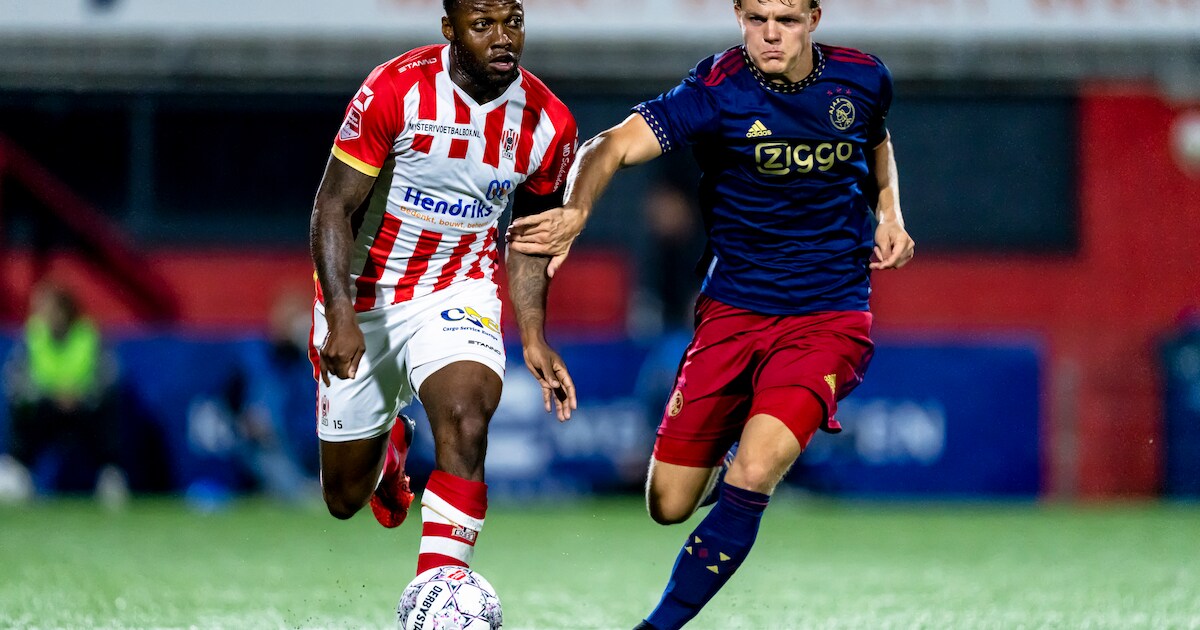 TOP Oss mag niet klagen met een punt tegen Jong Ajax, maar baalt van beslissingen arbitrage ...