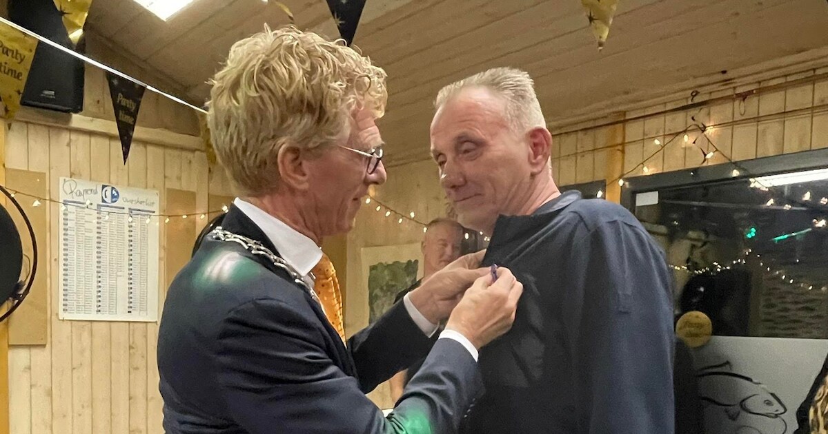 Jan van Trigt uit Zaltbommel hengelt een lintje binnen | Zaltbommel | BD.nl